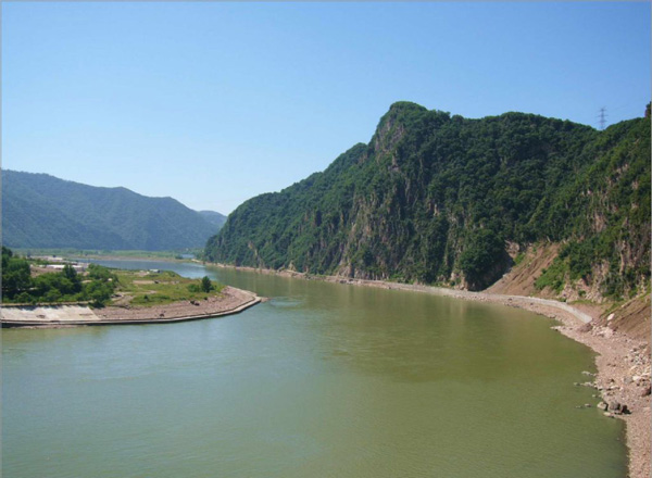 Photo, Image & Picture of The Yalu River Green Water