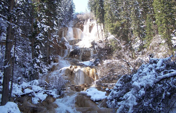 12-day Harbin Chengdu Mt.Emei Leshan Jiuzhaigou China Winter Tour