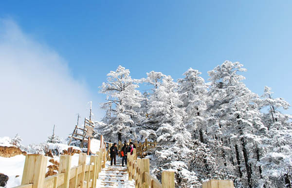 Photos, Images & Pictures of Xiling Snow Mountain, Sichuan China Photo ...